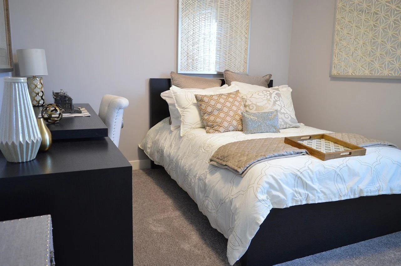 The Best Space-Saving Tips to Tidy Up Your Bedroom
